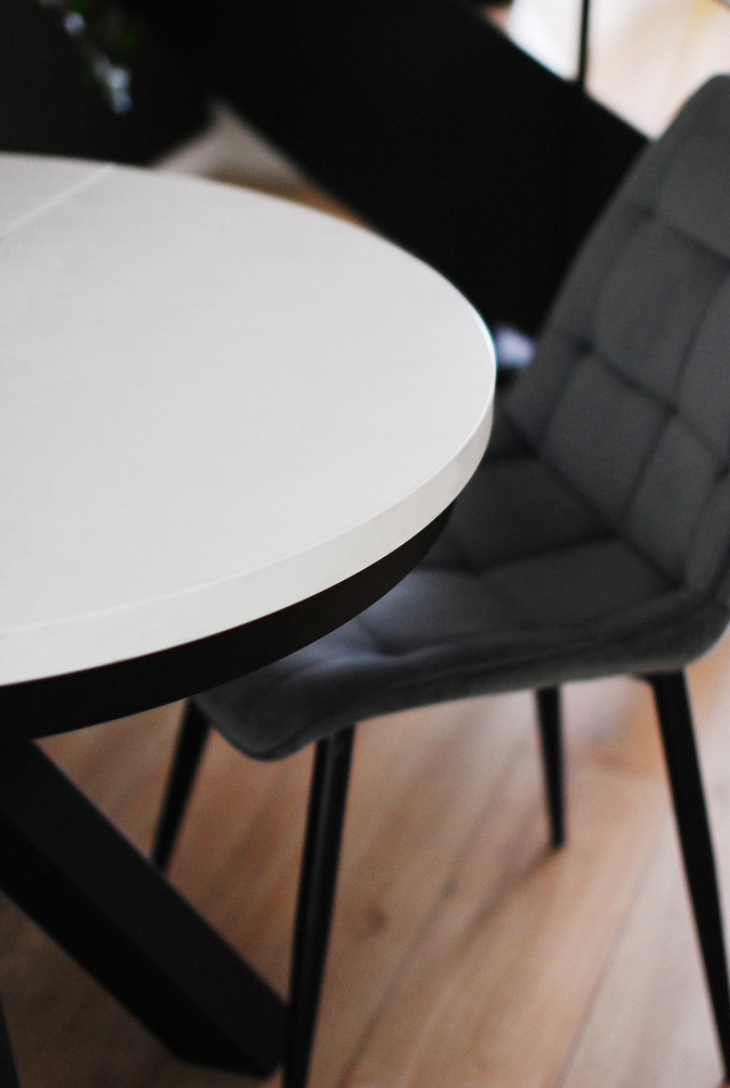 Runt matbord förlängningsbart vit/ svart NARVIC